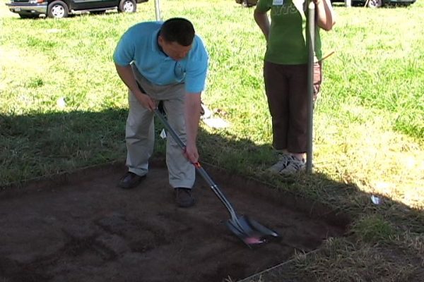 TN History For Kids » Digging Up Old Garbage